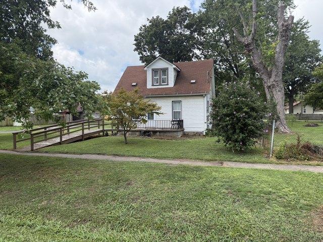 504 N Walnut St, Centralia, IL 62801