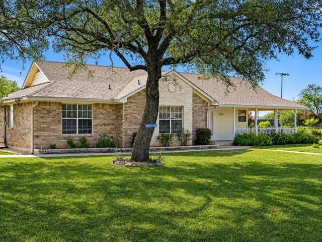 504 N Avenue N, Johnson City, TX 78636