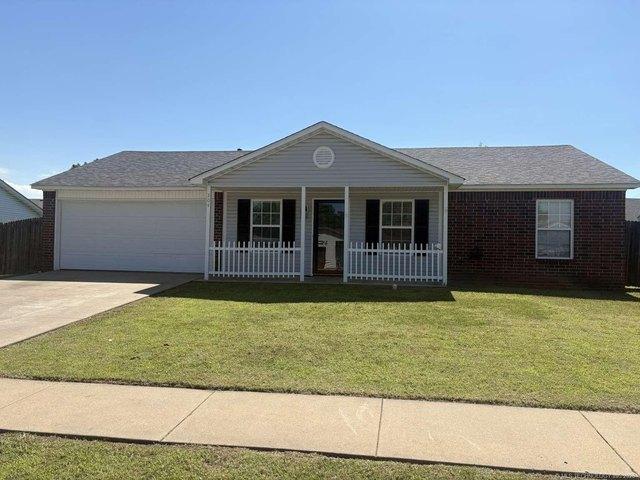 504 NE Elmhurst Ave, Bartlesville, OK 74006