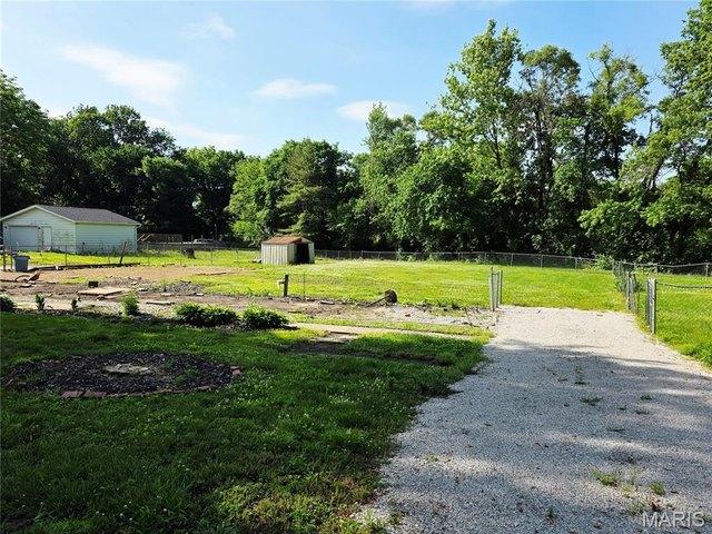 504 S 29th St, Belleville, IL 62226