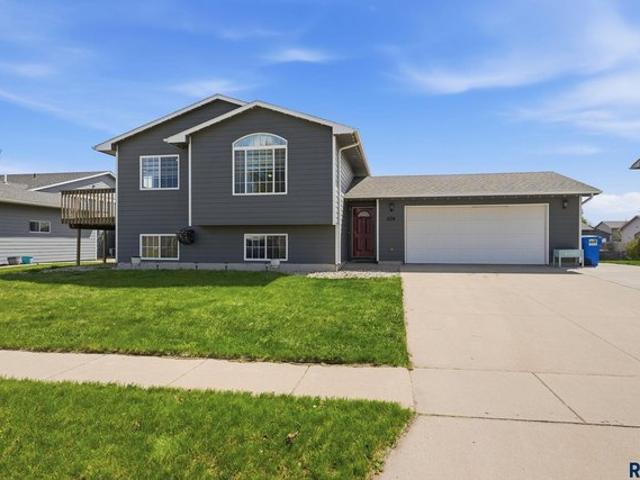 504 S Tessa Ave, Hartford, SD 57033