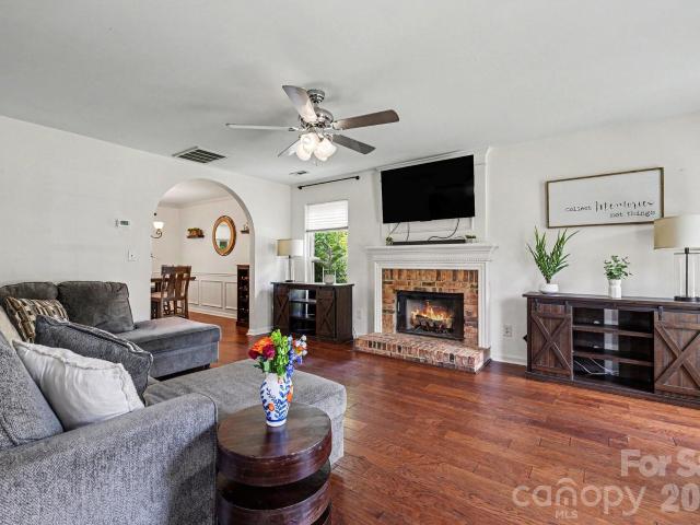 504 Saddlebrook Drive