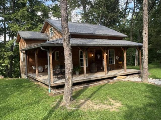 504 Sang Branch Rd, Irvine, KY 40336