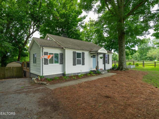504 Sinking Springs Rd