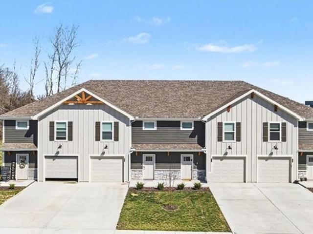 504 Pine Dr, Odessa, MO 64076