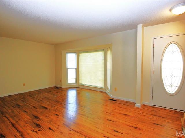 504 Pioneer Dr, St. Peters, MO 63376 | MLS #26023 | Compass