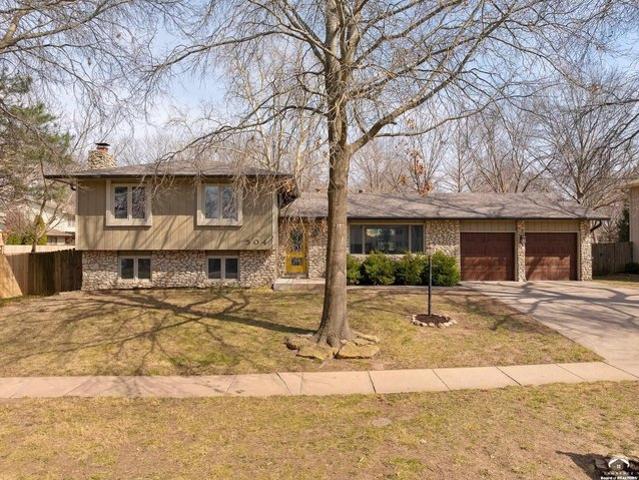 504 Rock Fence Pl, Lawrence, KS 66049