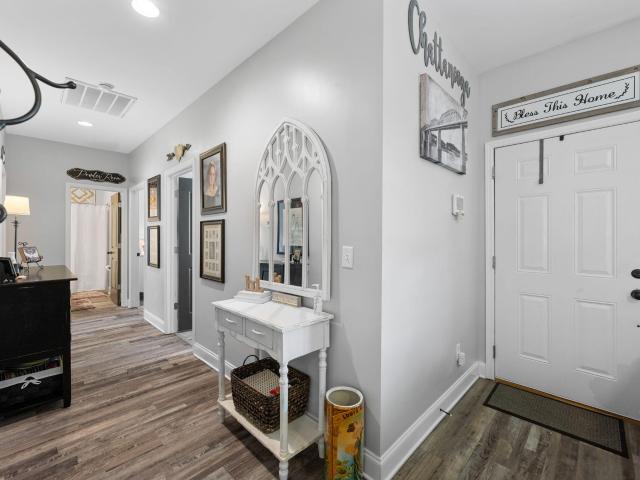 504 Retro Hughes Road