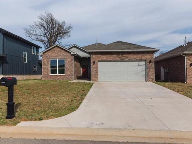 504 Remington Ave, Jones, OK 73049
