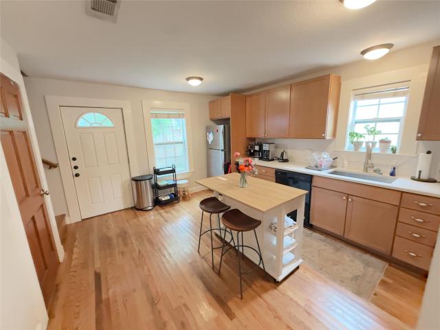 504 W 43rd St