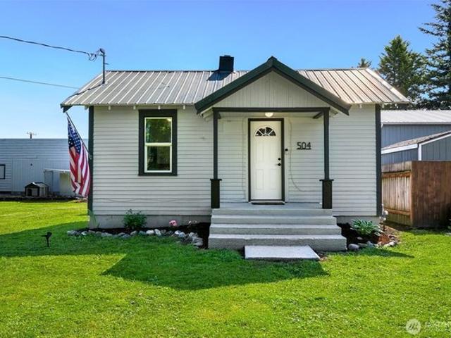 504 W 1st St, Nooksack, WA 98276