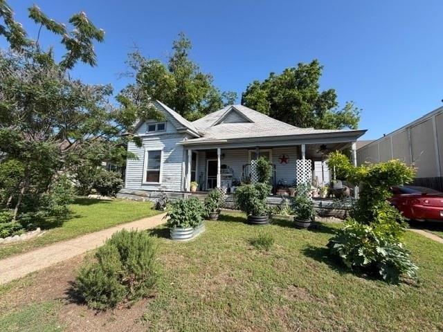 504 W Wardville St, Cleburne, TX 76033