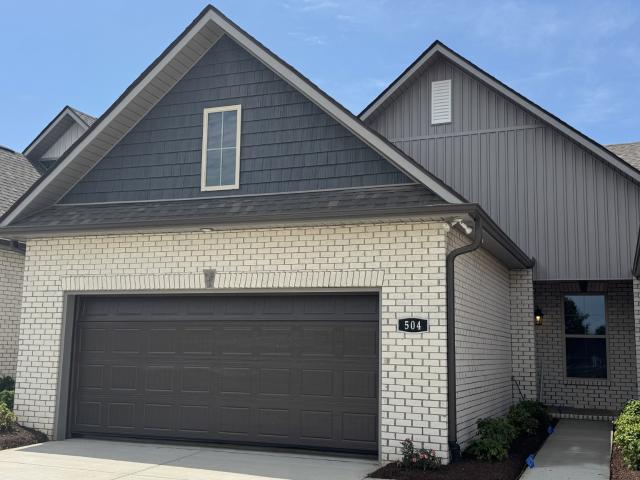 504 W Foxrun