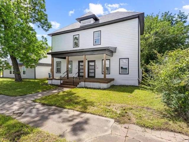 504 W Owing St, Denison, TX 75020