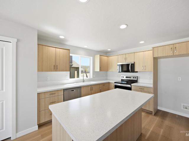 504 Waverly Ave