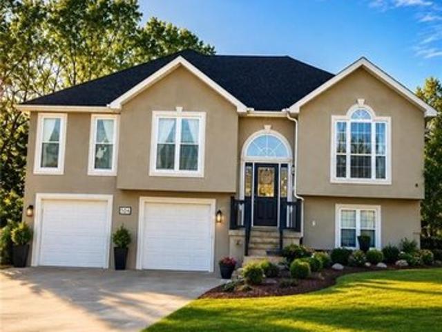 504 Wildwood Ct, Warrensburg, MO 64093