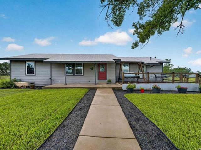 5054 Odaniel Rd, Seguin, TX 78155