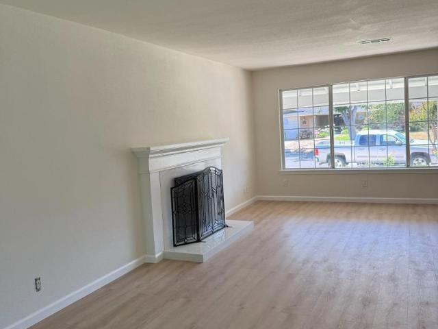 5054 Howes Lane
