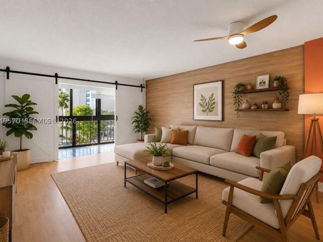 5055 NW 7th St Apt 504, Miami, FL 33126