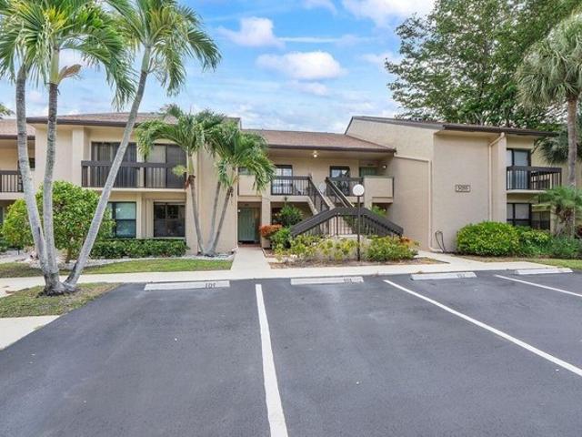 5055 Oak Hill Ln Apt 213, Delray Beach, FL 33484