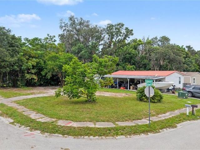 5055 Birchwood Dr, Zephyrhills, FL 33541