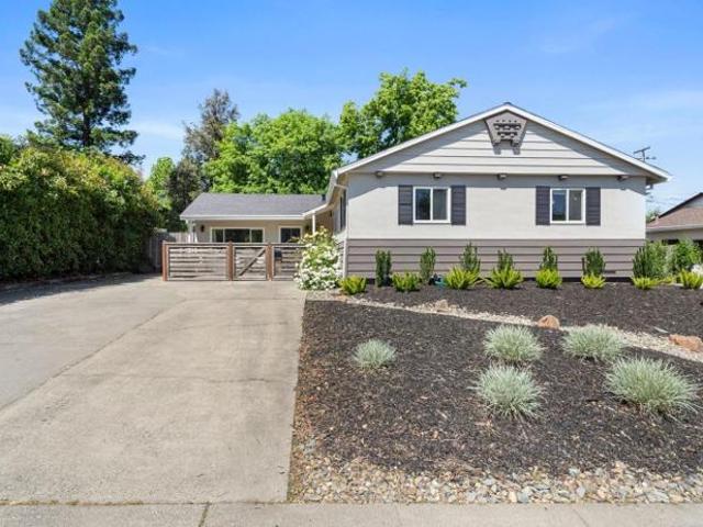 5055 Kahn St, Carmichael, CA 95608