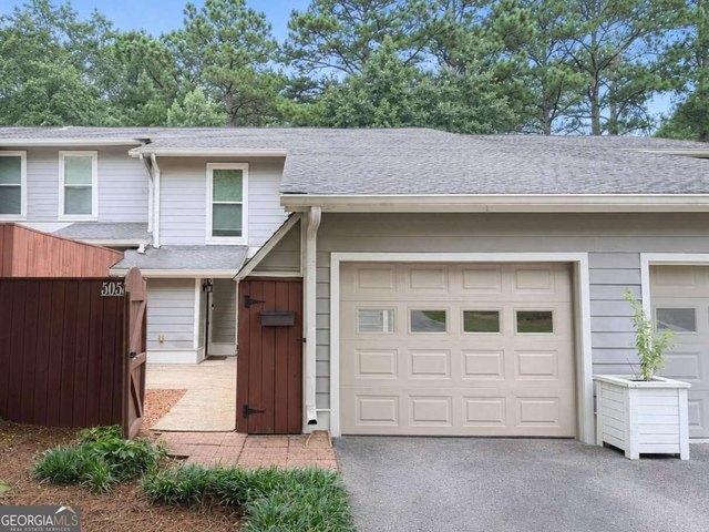 5058 Meadow Ln NE, Marietta, GA 30068