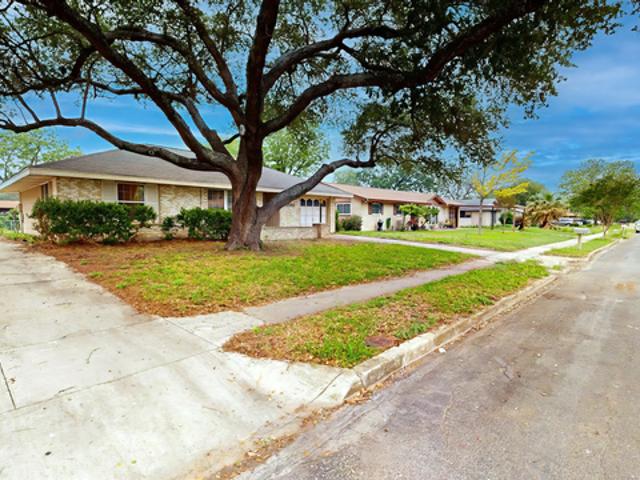 5058 Galahad Dr