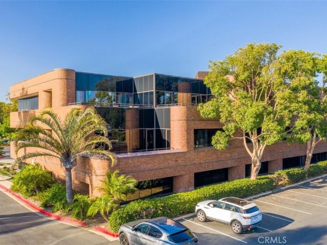 5050 Avenida Encinas 300