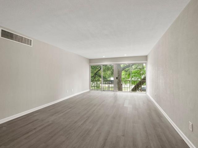 5050 Ambassador Way, Unit 220, Houston, TX 77056 | MLS #93984