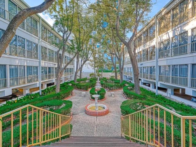 5050 Ambassador Way, Unit 314, Houston, TX 77056 | MLS #25514
