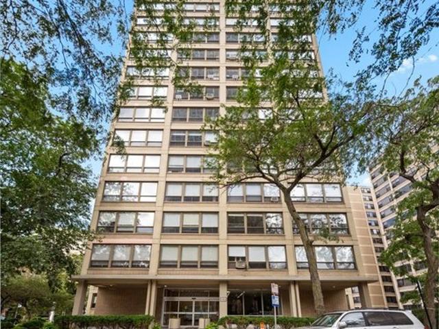 5050 S East End Ave Apt 10C, Chicago, IL 60615