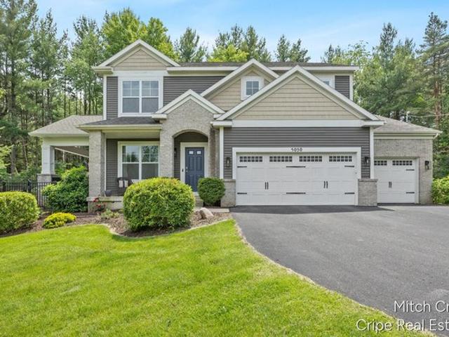 5050 Tiamo Ln NE, Rockford, MI 49341