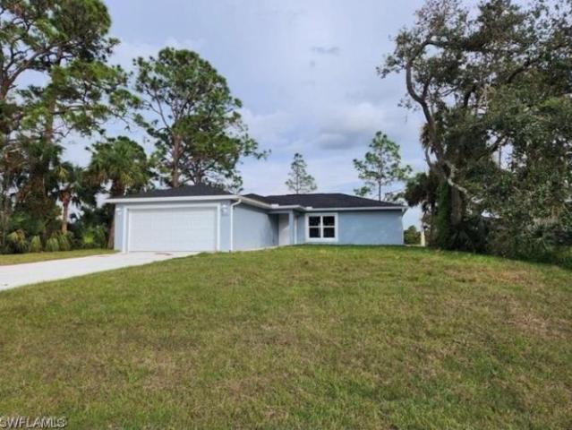 5051 NE Tradewinds Cir, Labelle, FL 33935