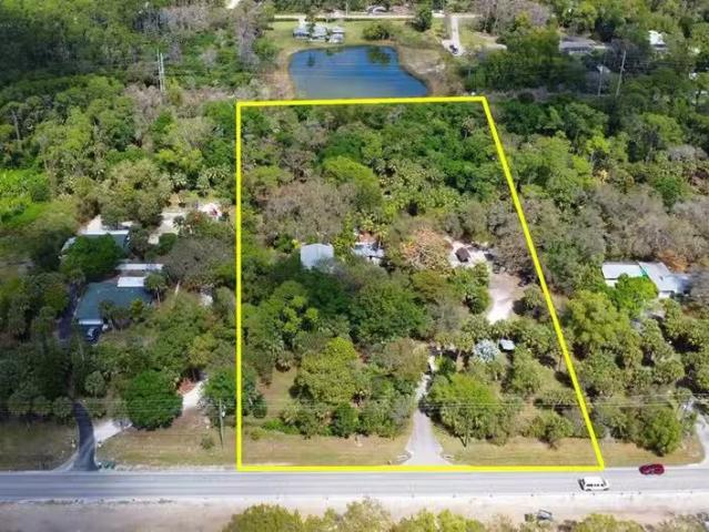 5051 Green Blvd, Naples, FL 34116 MLS C7489906