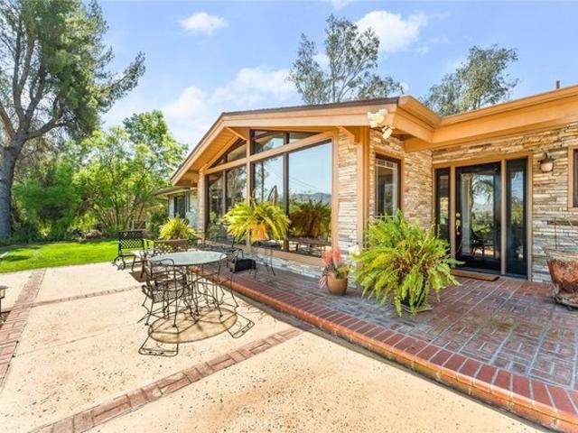 5051 Victoria Ave, Riverside, CA 92506