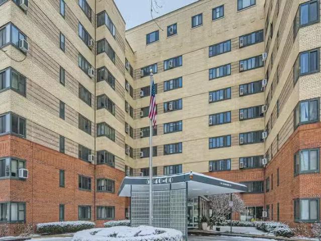 5052 N Marine Drive, D1, Chicago, IL 60640
