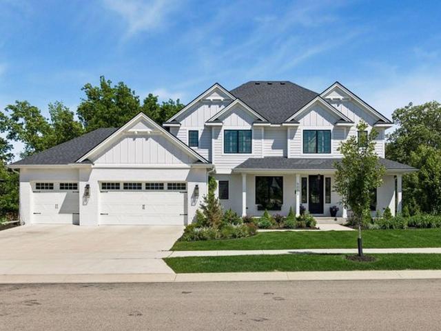 5052 Scenic Dr SW, Rochester, MN 55902