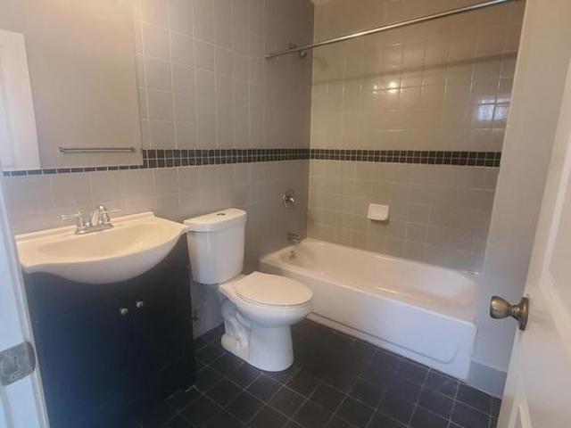 5052 54 Walnut Street # 301