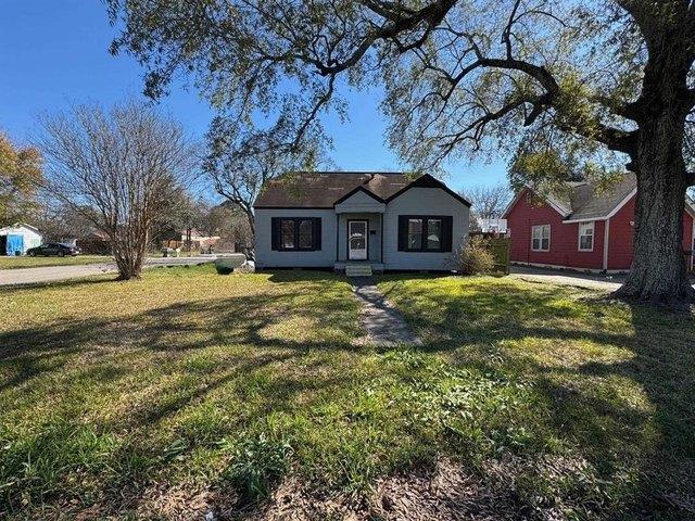 5052 5th St, Port Arthur, TX 77642