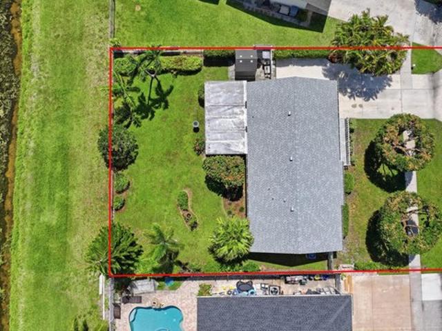5053 Saint John Ave N, Boynton Beach, FL 33472