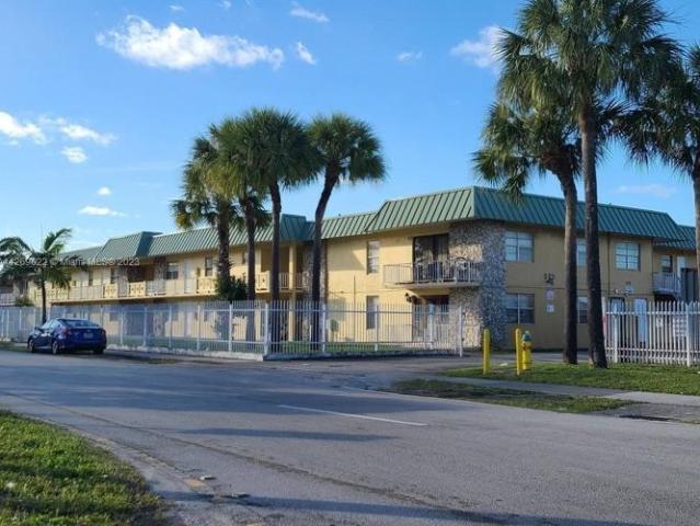 505 177th St NW #105, Miami Gardens, FL 33169