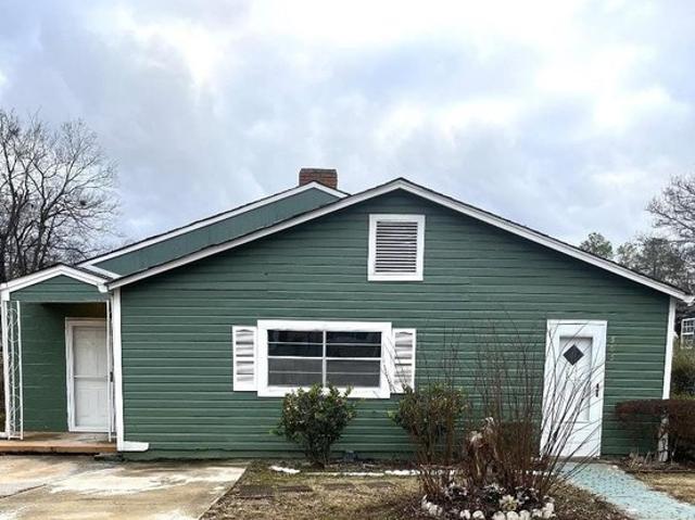 505 64th St, Fairfield, AL 35064
