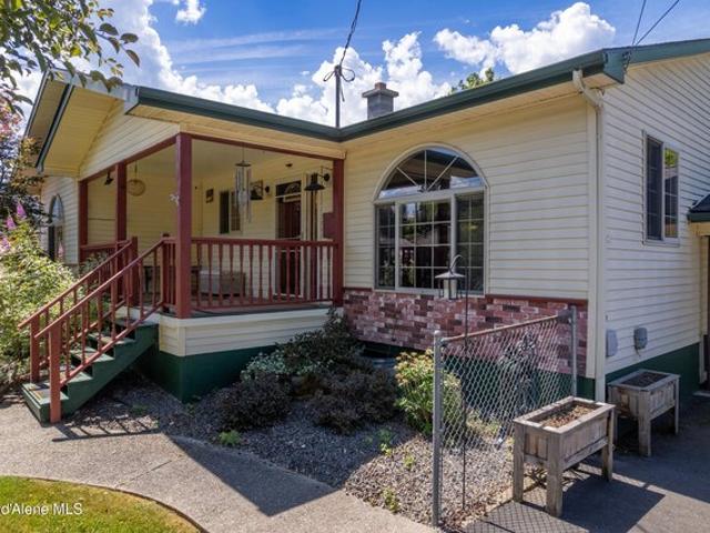 505 Coeur D Alene Ave, Pinehurst, ID 83850