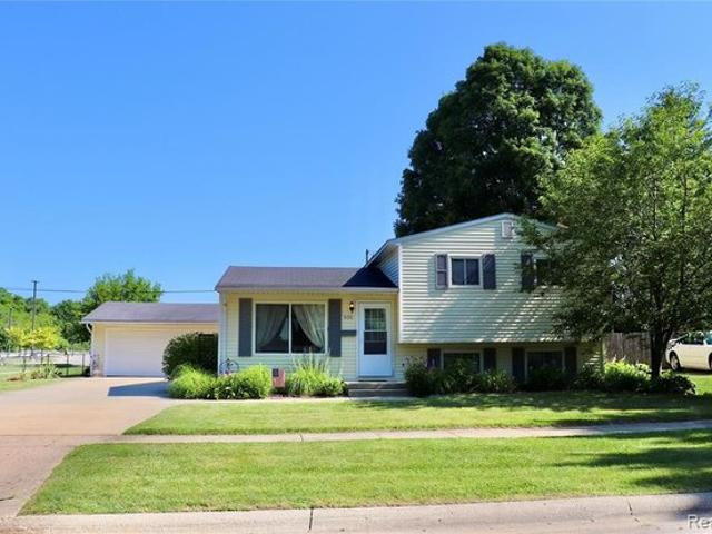 505 Clarion St, Clio, MI 48420