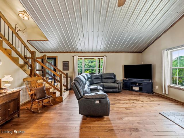 505 Brewster Rd