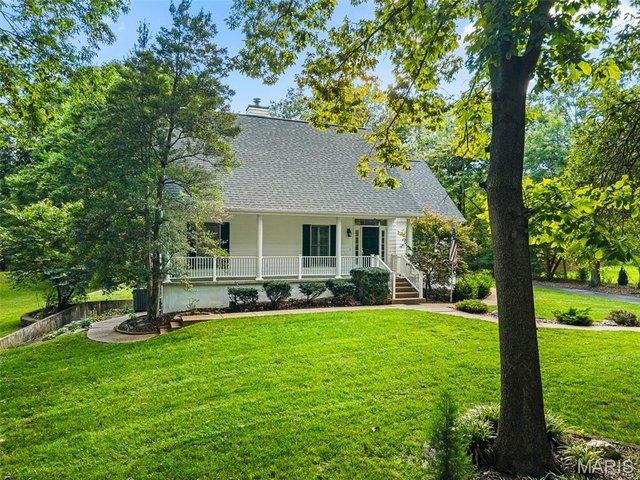 505 Bridle Path Ln, O'Fallon, MO 63366