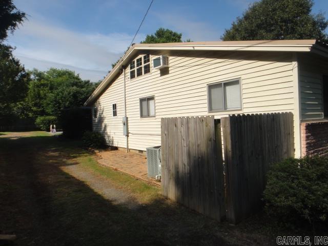 505 E Academy Avenue