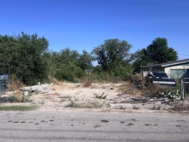 505 E Cortinas St, Del Rio, TX 78840