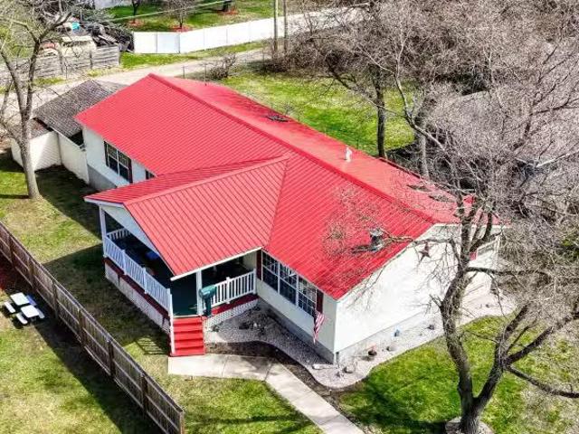 505 E Pere Marquette St, Ludington, MI 49431 MLS 25017542